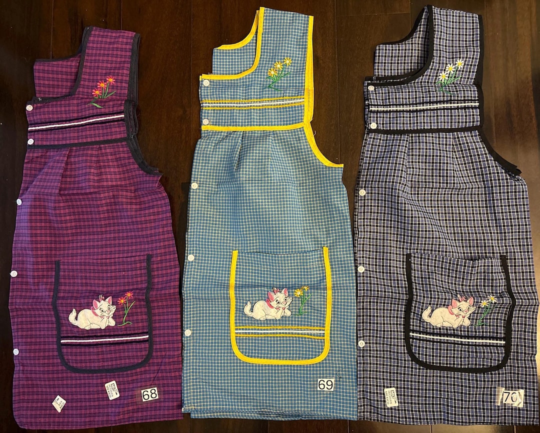 Mexican Traditional Apron. Mandil. Apron With Buttons in Front ...