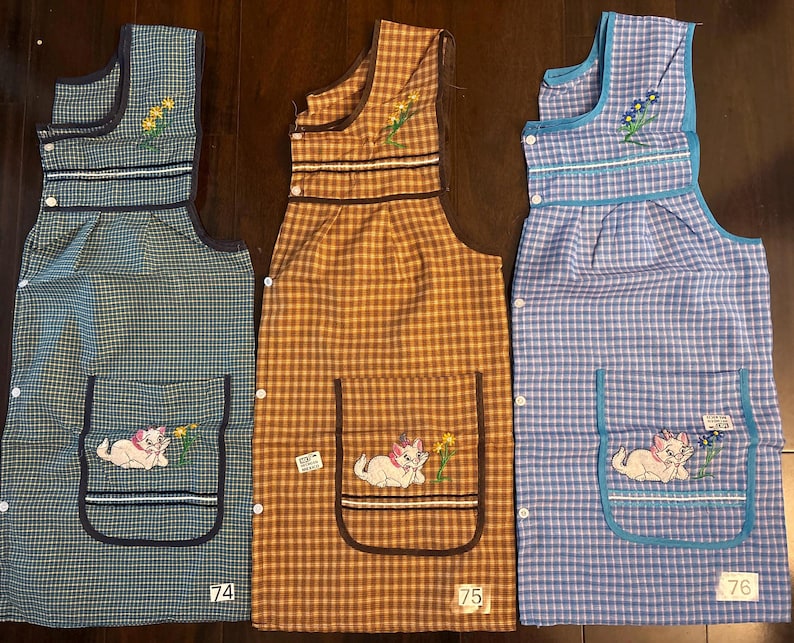 Mexican Traditional Apron. Mandil. Apron With Buttons in Front ...