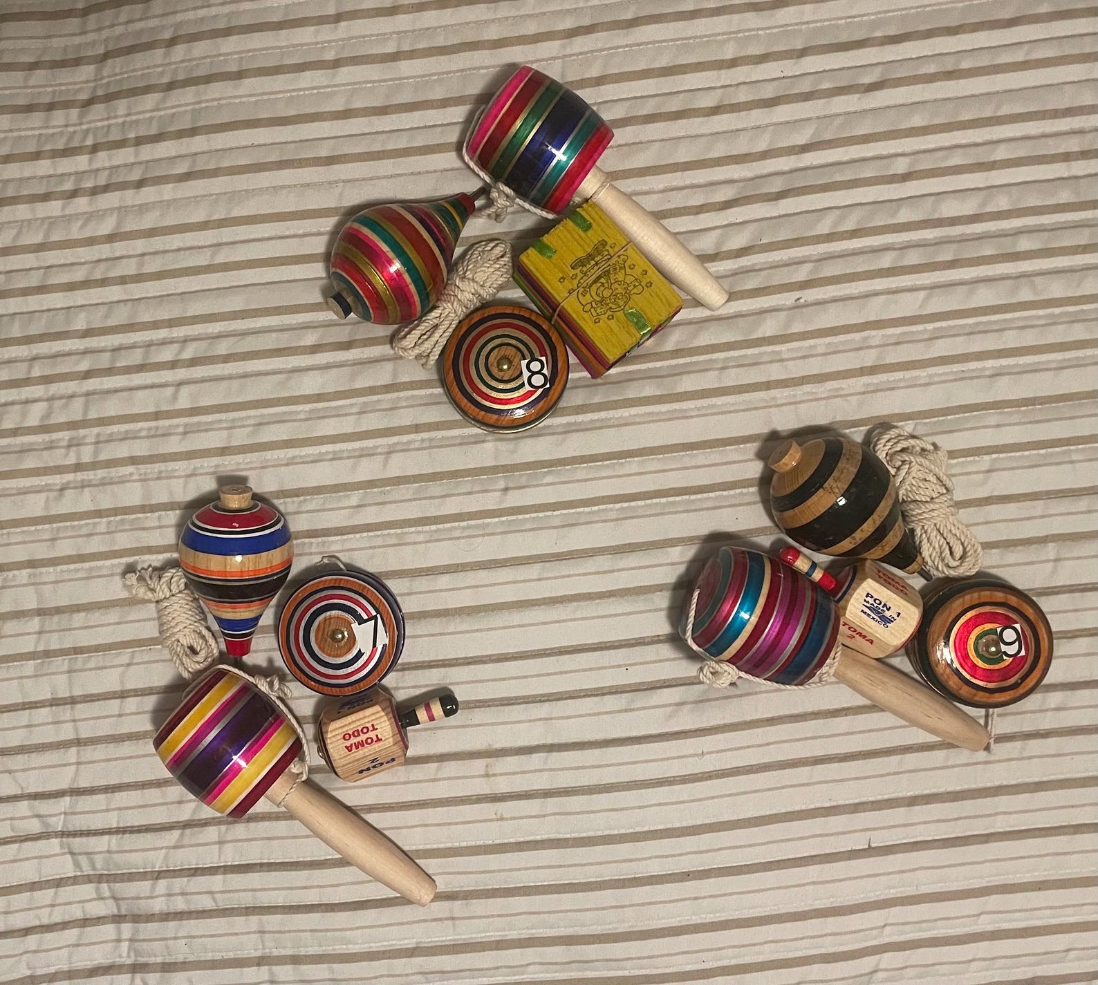 4 Mexican Toys. Balero, Spinning Top, Take 2, Yo-yo or Magic Tables ...