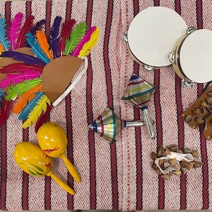 Mexican Crafts. Penachos. Hueseras. Panderos. Maracas Para Bailes ...