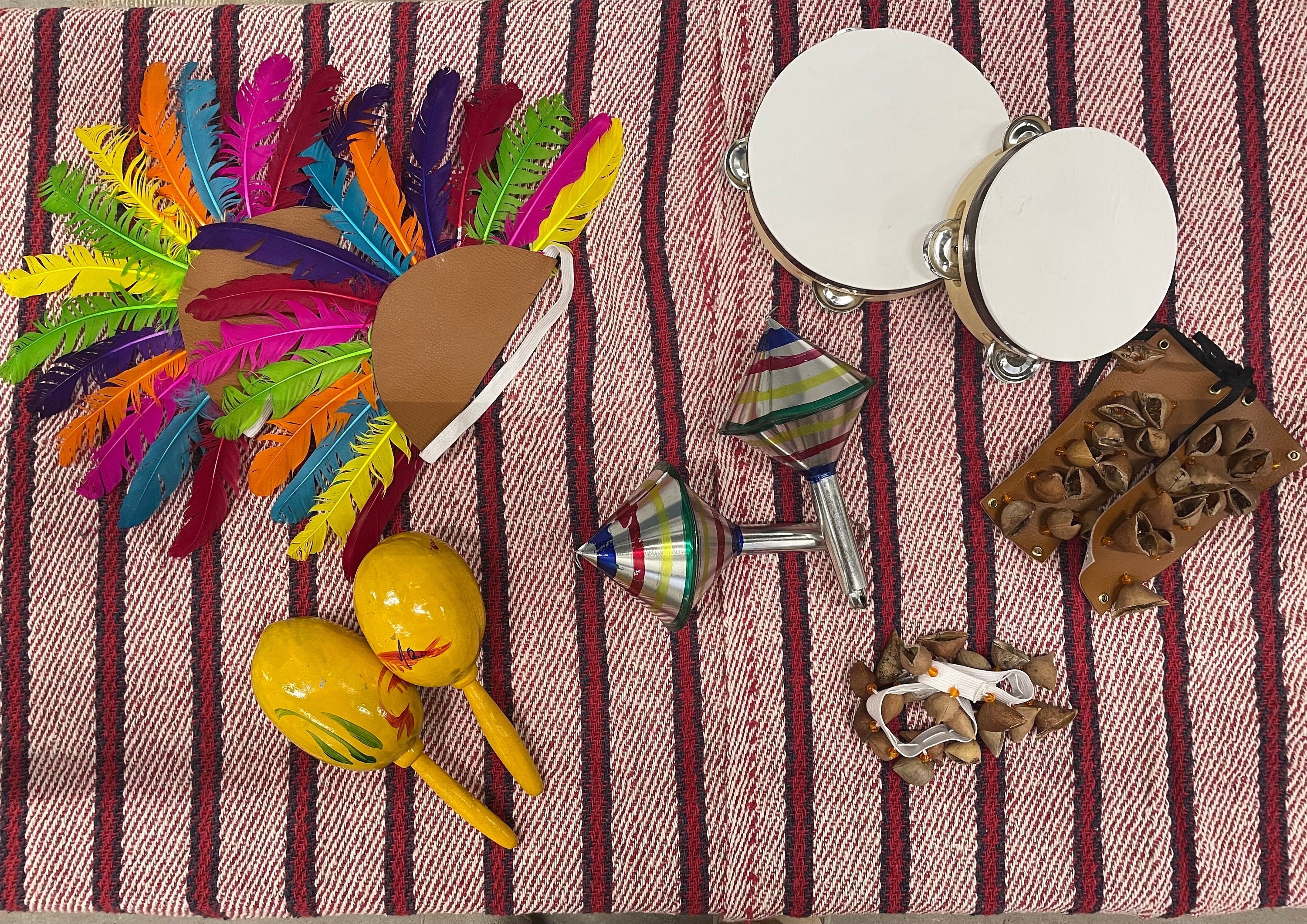Mexican Crafts. Penachos. Hueseras. Panderos. Maracas Para Bailes ...