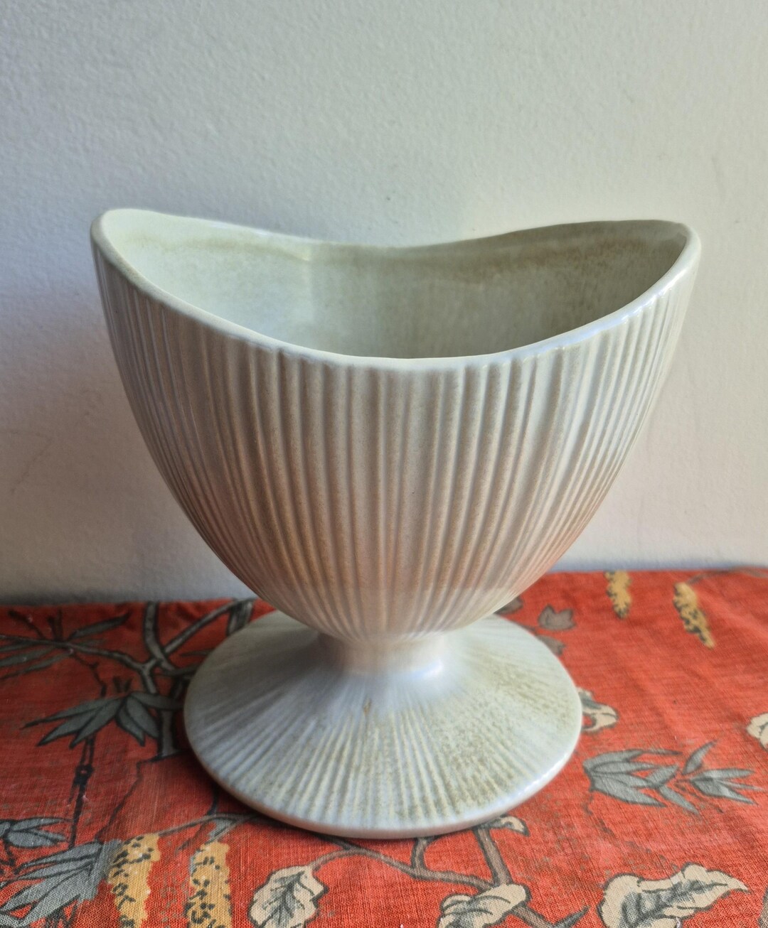 Vintage Red Wing MCM Art Pottery Pale Green Vase Mold # M 1456 by ...