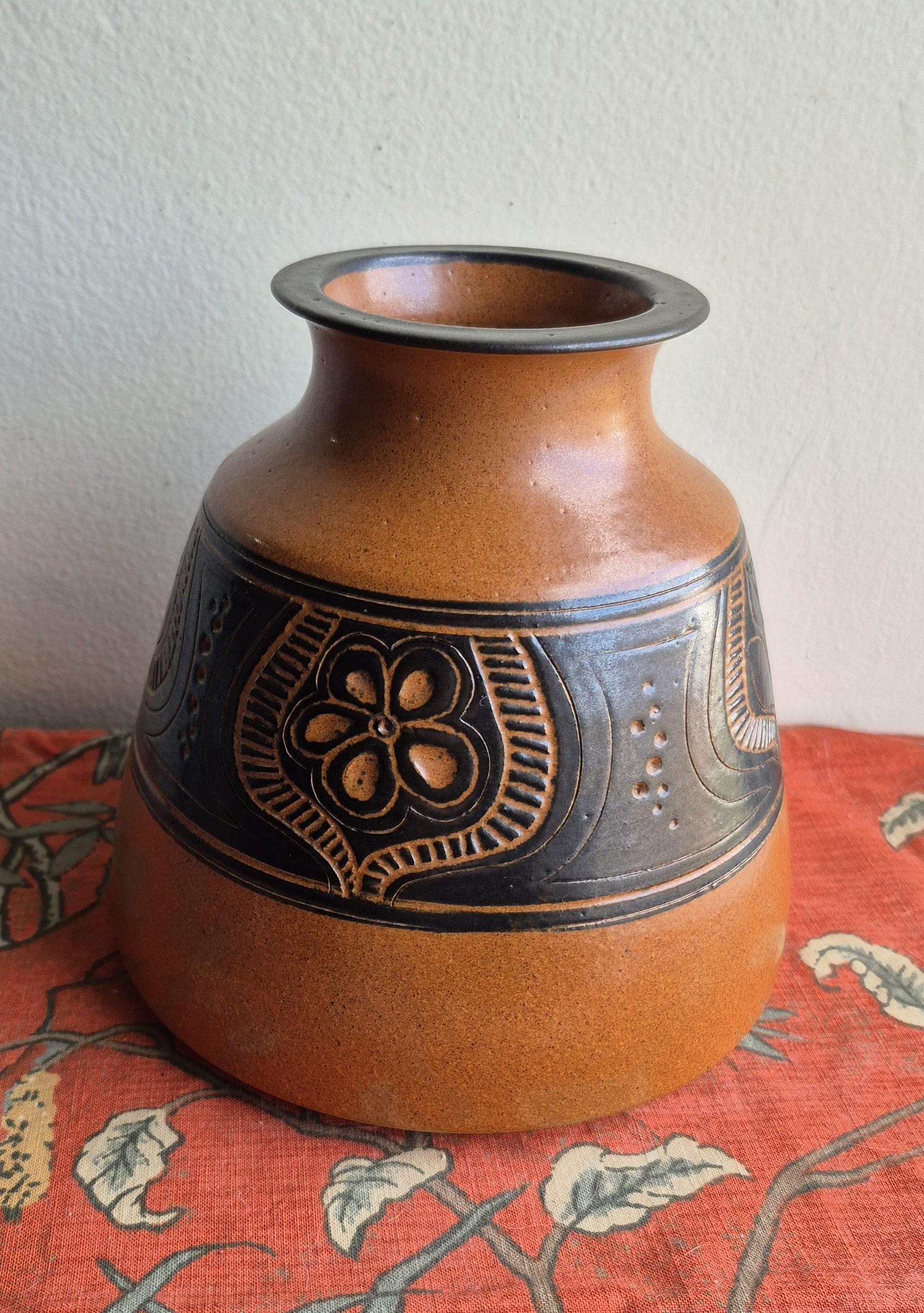James E. Sanders Pottery. Hand-thrown Studio Art Brown and Black ...