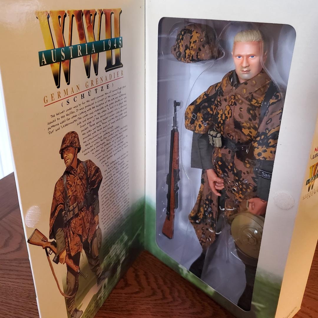Dragon Models 12" 1/6 Scale WWII German Grenadier Wilhelm - Austria ...