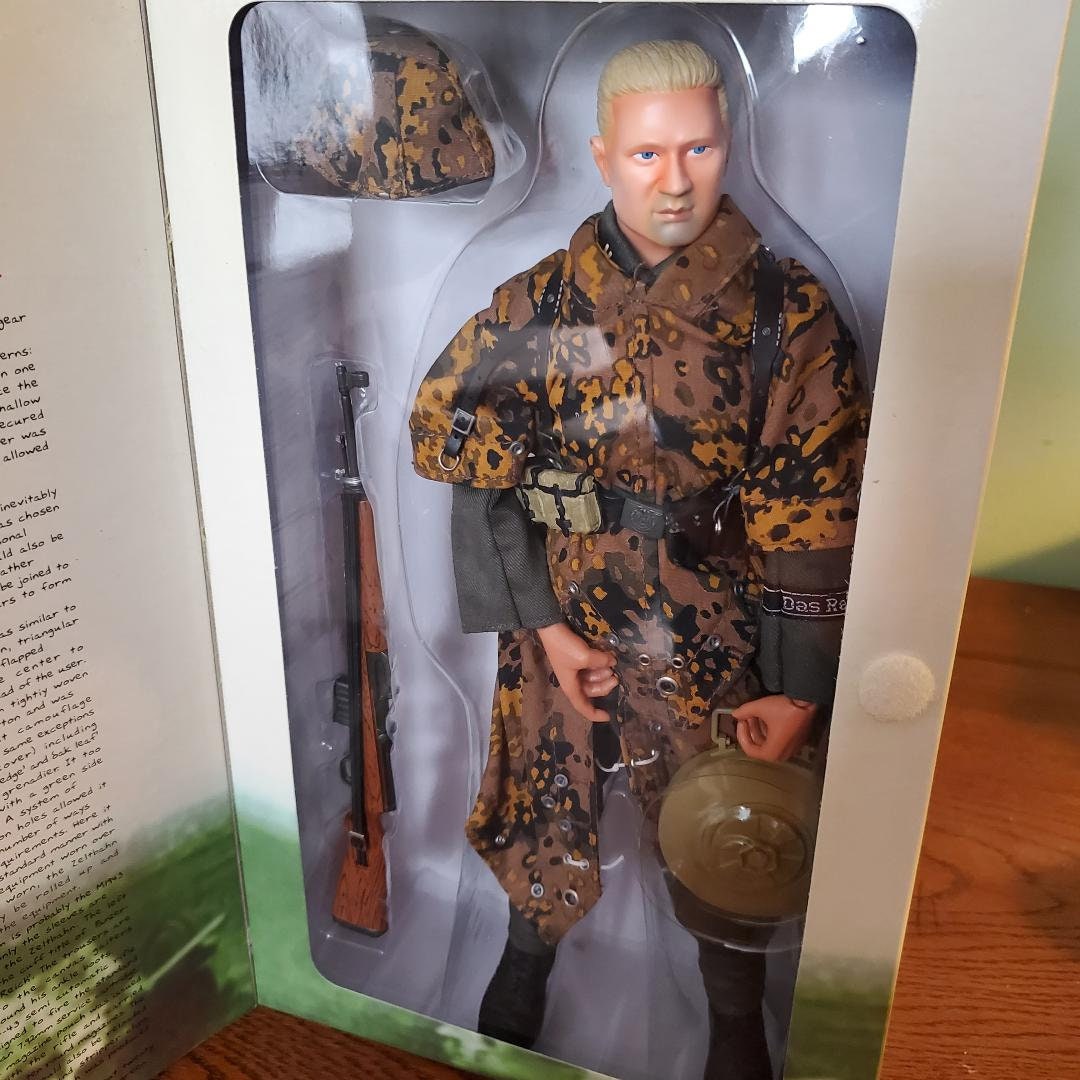 Dragon Models 12" 1/6 Scale WWII German Grenadier Wilhelm - Austria ...