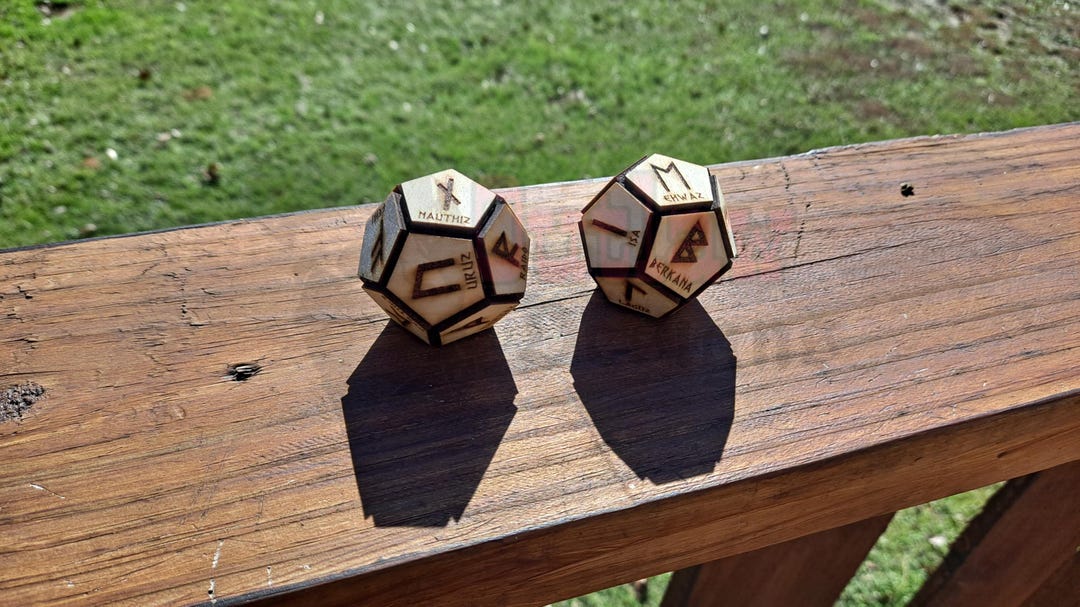 Nordic Pagan Elder Futhark Runes Dice Set With Names - Etsy
