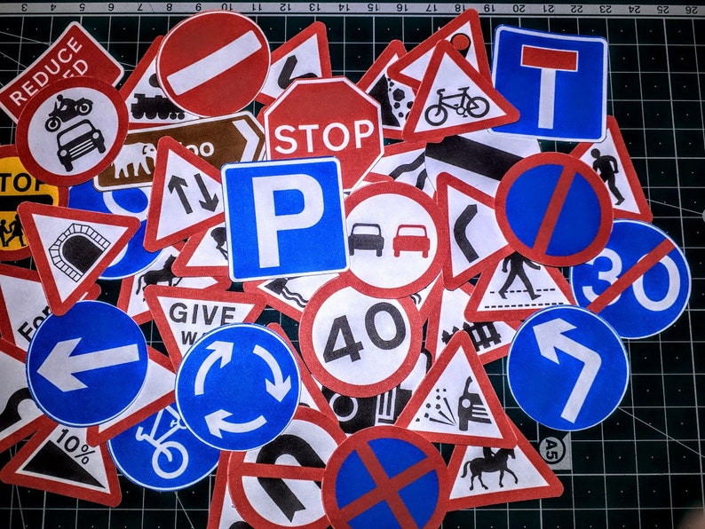 Traffic Signs Edible Wafer Paper Cake Topper/ Cupcake Topper Pre Cut ...