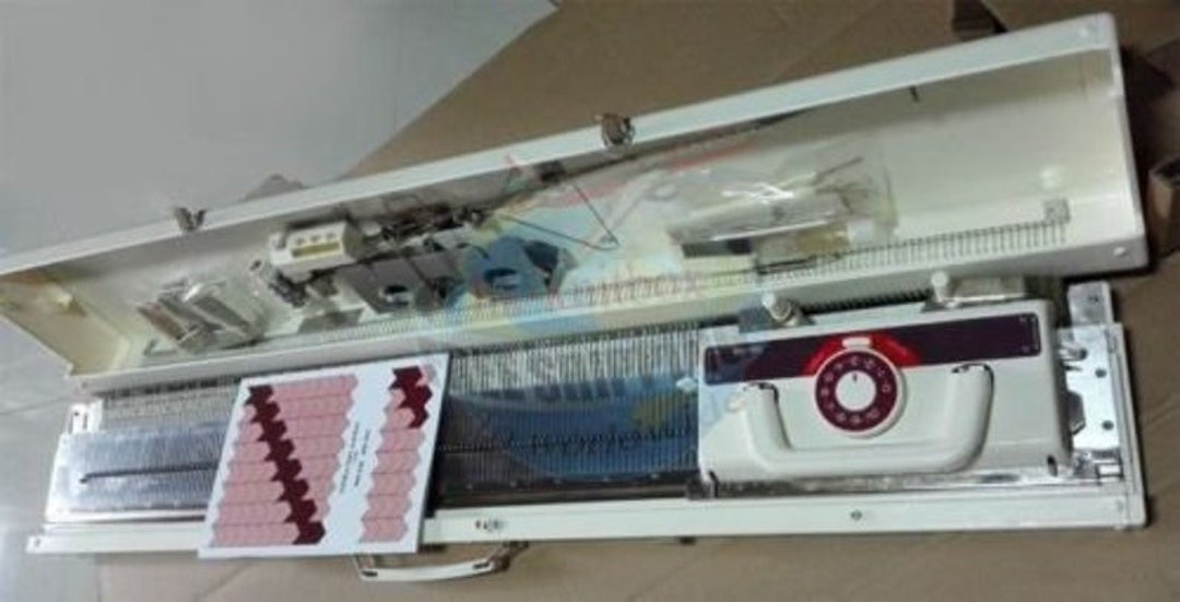 KH160 6mm Mid Gauge Chunky Knitting Machine With Built in Intarsia Same ...