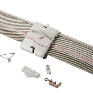 LK150 Silver Reed Studio LK150 6.5mm Mid Gauge Basic Knitting Machine ...