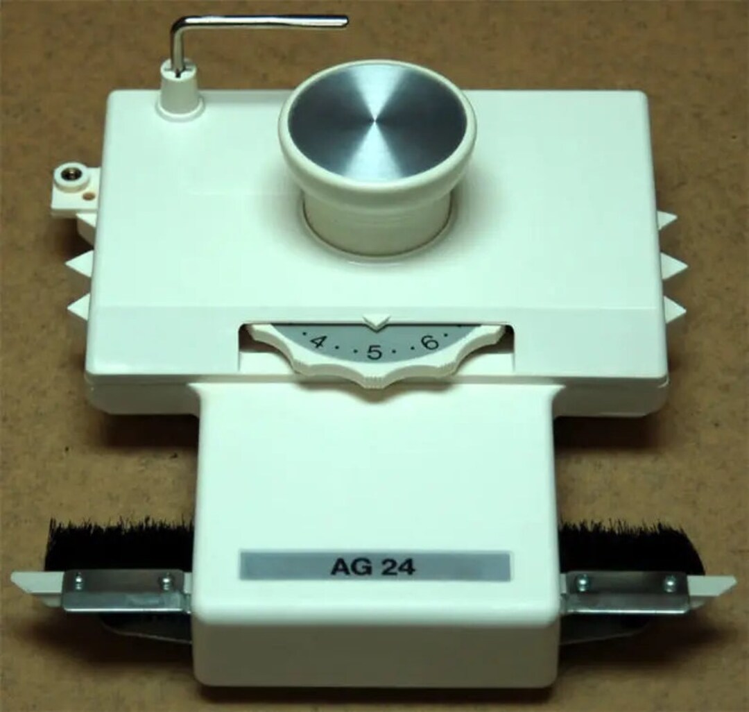 AG24 Singer 5.6 Gauge Knitting Machine Intarsia Carriage for SK210 ...