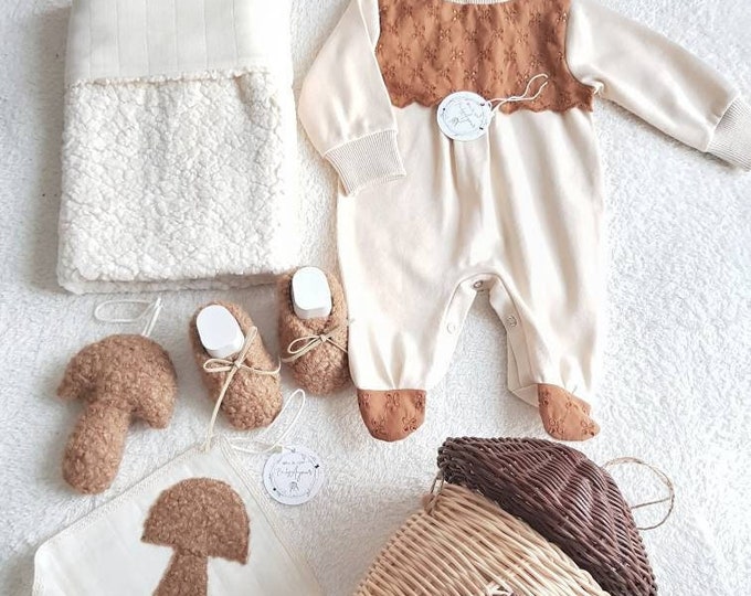 Gender Neutral Baby Gift Box,babyshower Gift,fall Newborn Set,beige ...