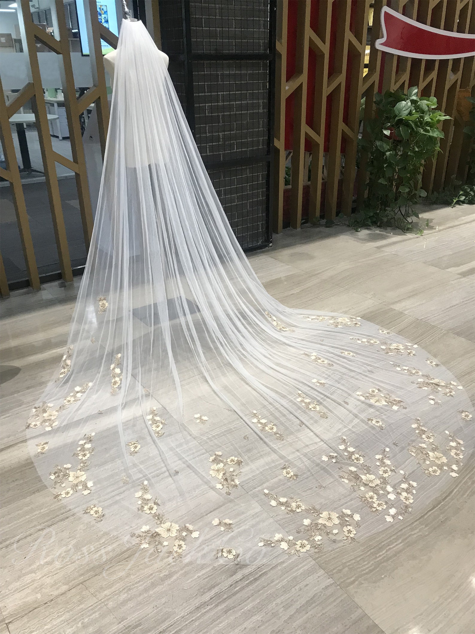 Golden Shinning Flowers Veil Wedding Elegant Embroidered Rose Gold ...