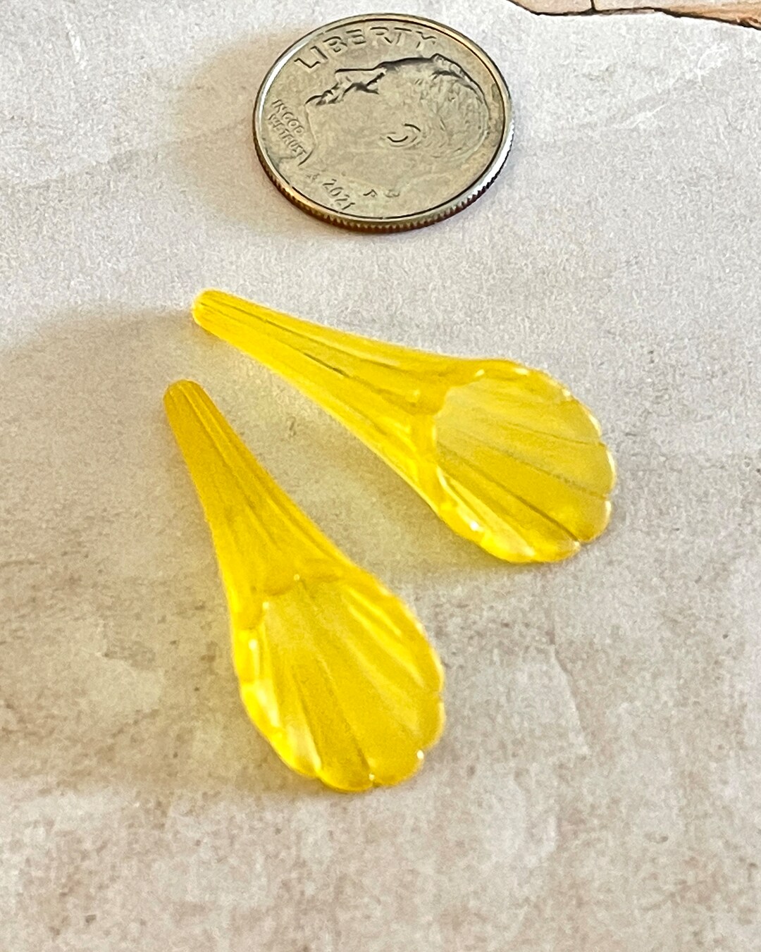 Vintage Trumpet Lucite Flower Beads Lemon Yellow - Etsy