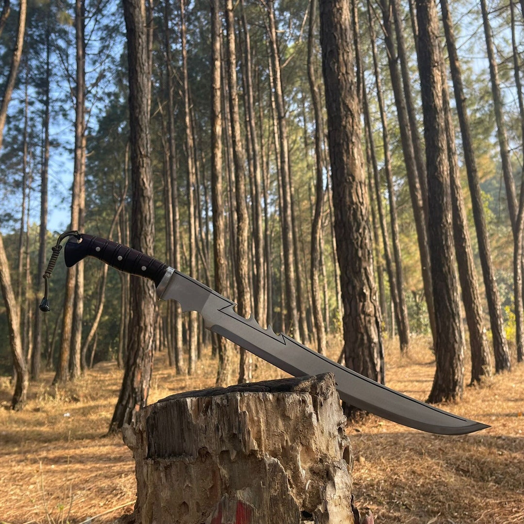 Intricate Wood Handle Sharp Teeth Sword 19-inch Carbon Steel Blade ...