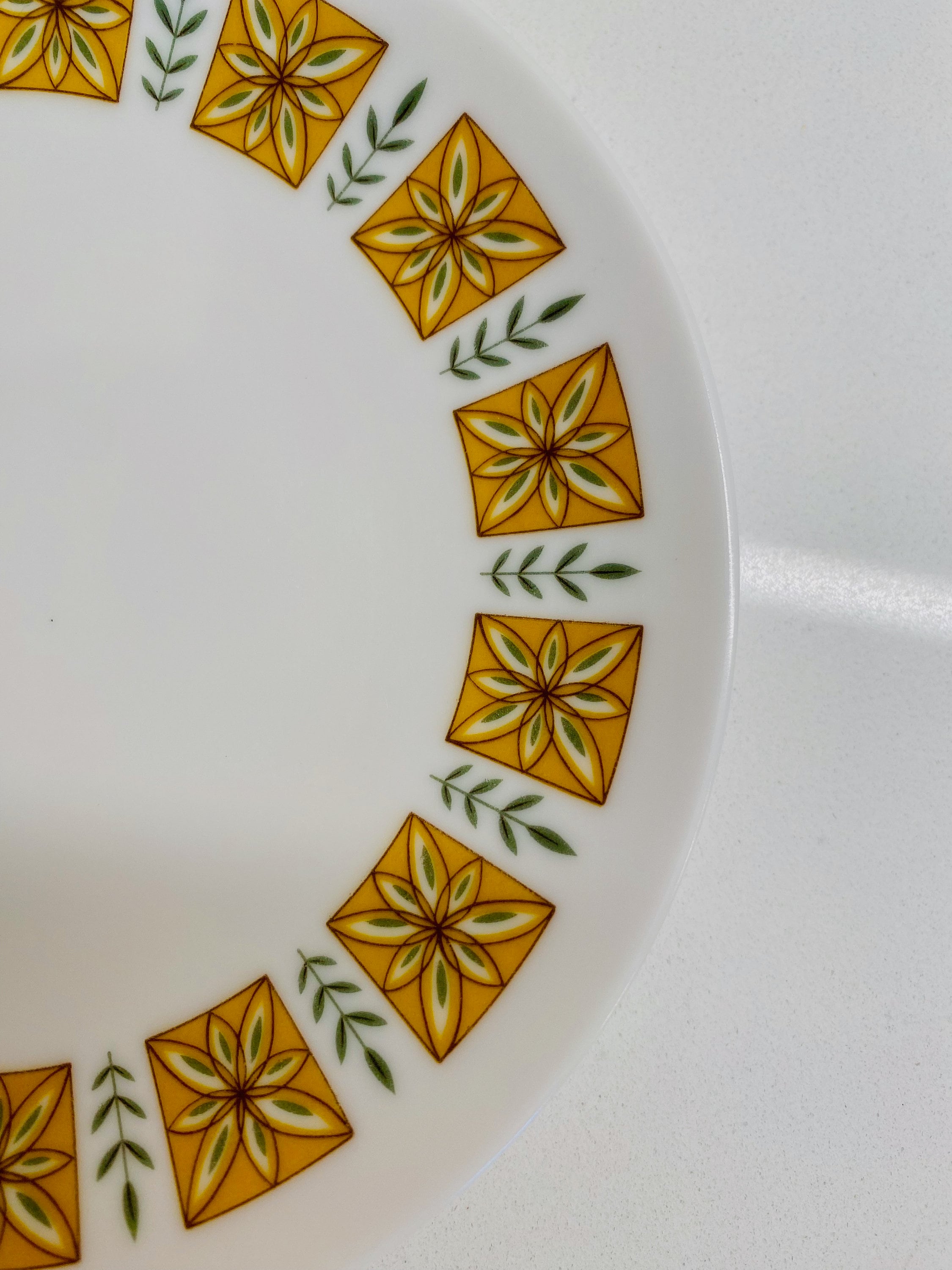 Vintage Melmac Mallo-ware Melamine Teacups & Saucers; Dessert Plates ...