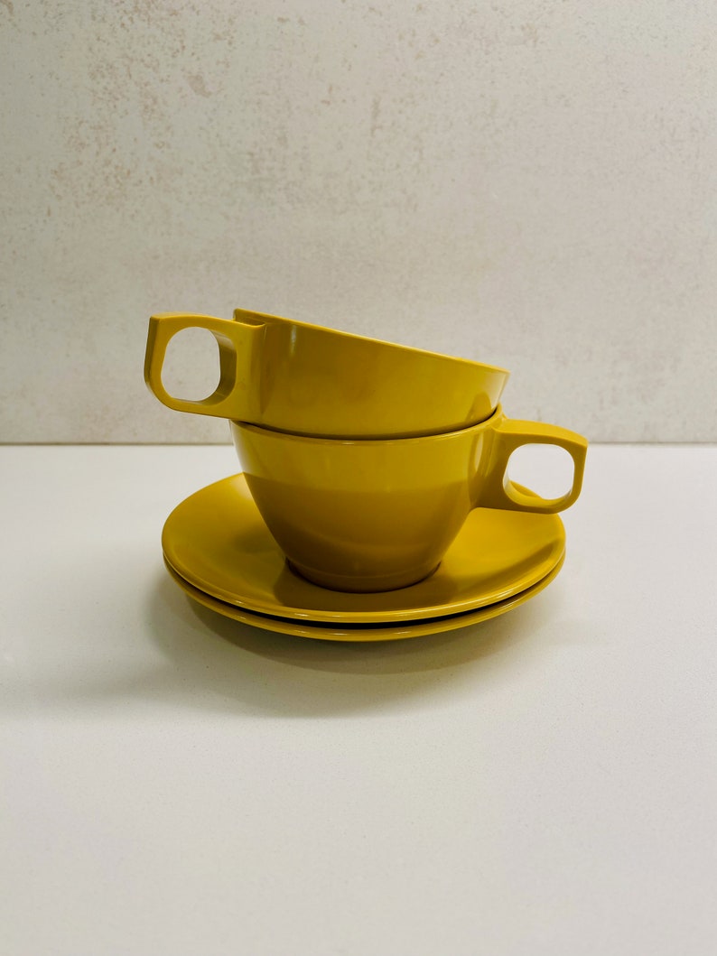 Vintage Melmac Mallo-ware Melamine Teacups & Saucers; Dessert Plates ...