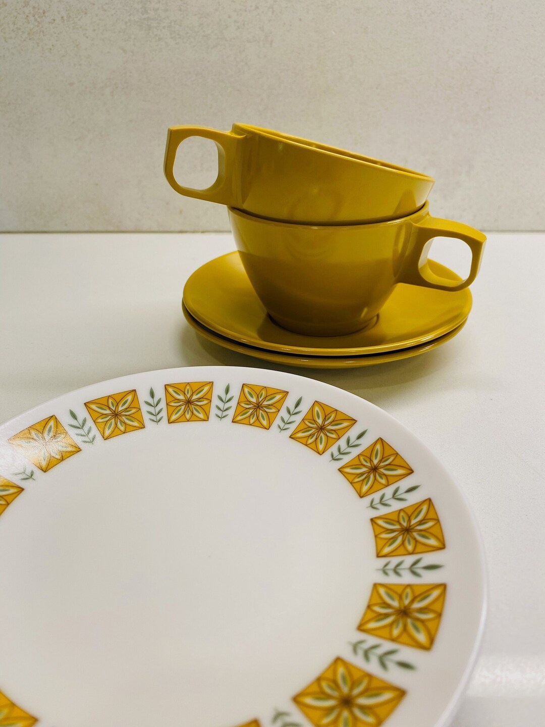 Vintage Melmac Mallo-ware Melamine Teacups & Saucers; Dessert Plates ...