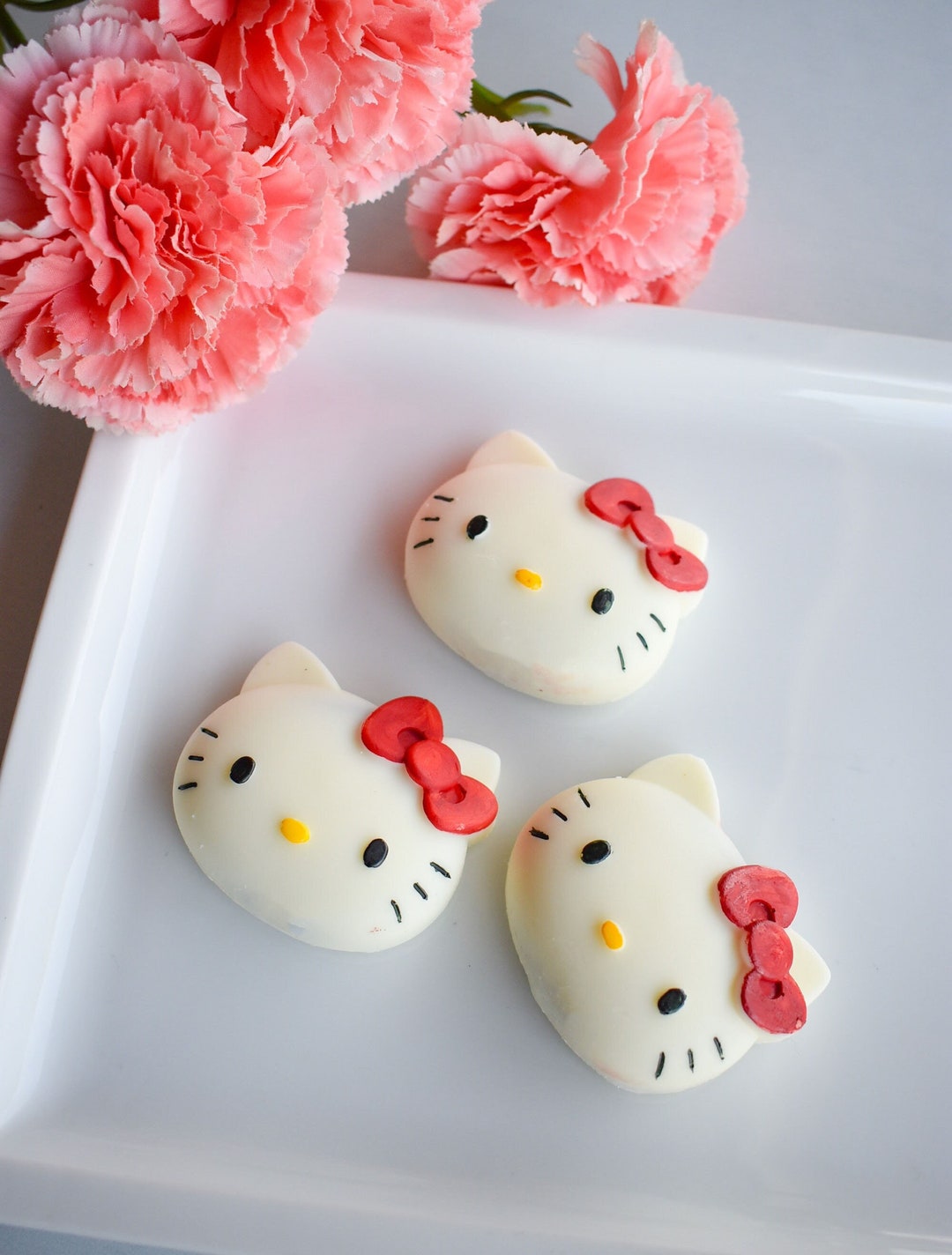 Hello Kitty Chocolate Covered Oreos | Handmade Sanrio Party Favors - Etsy