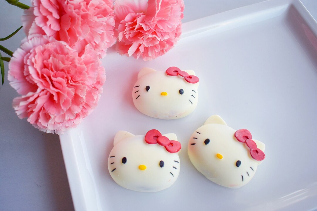 Hello Kitty Chocolate Cookies Covered Oreos Cartoon Sanrio Party Favors ...