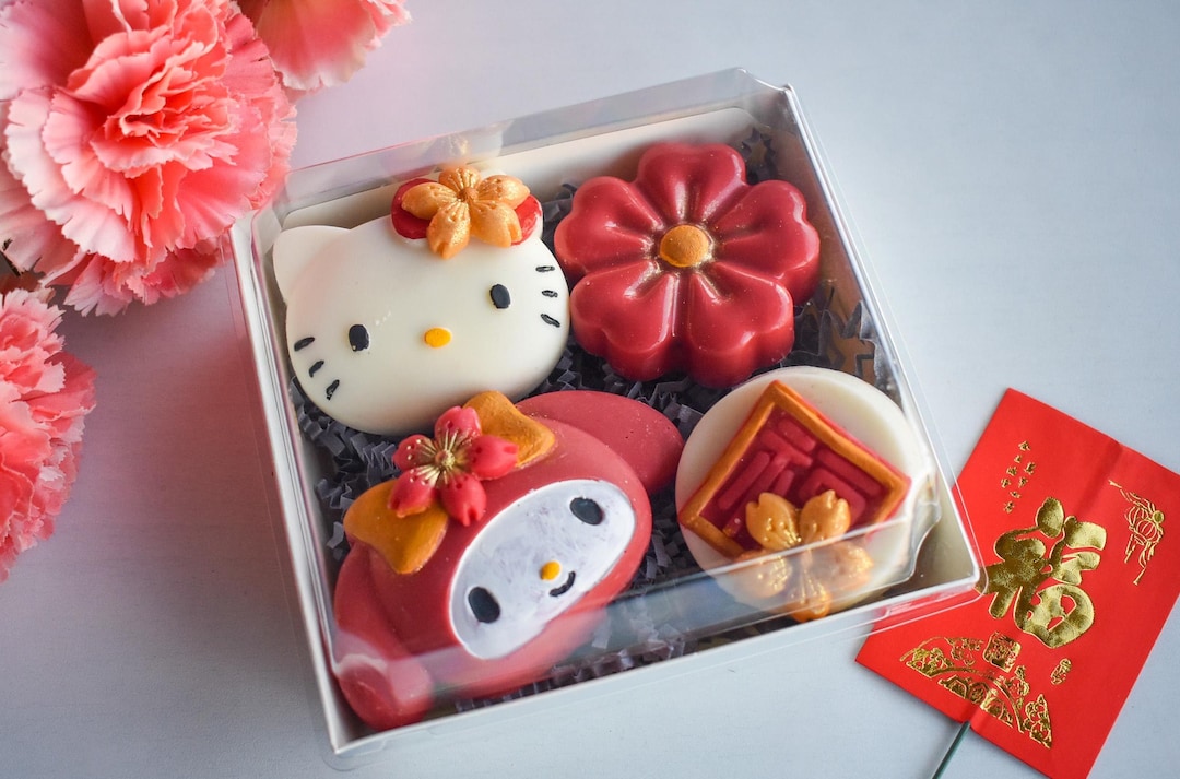 CNY Hello Kitty Chocolate Cookie Covered Oreos Cartoon Sanrio Party ...