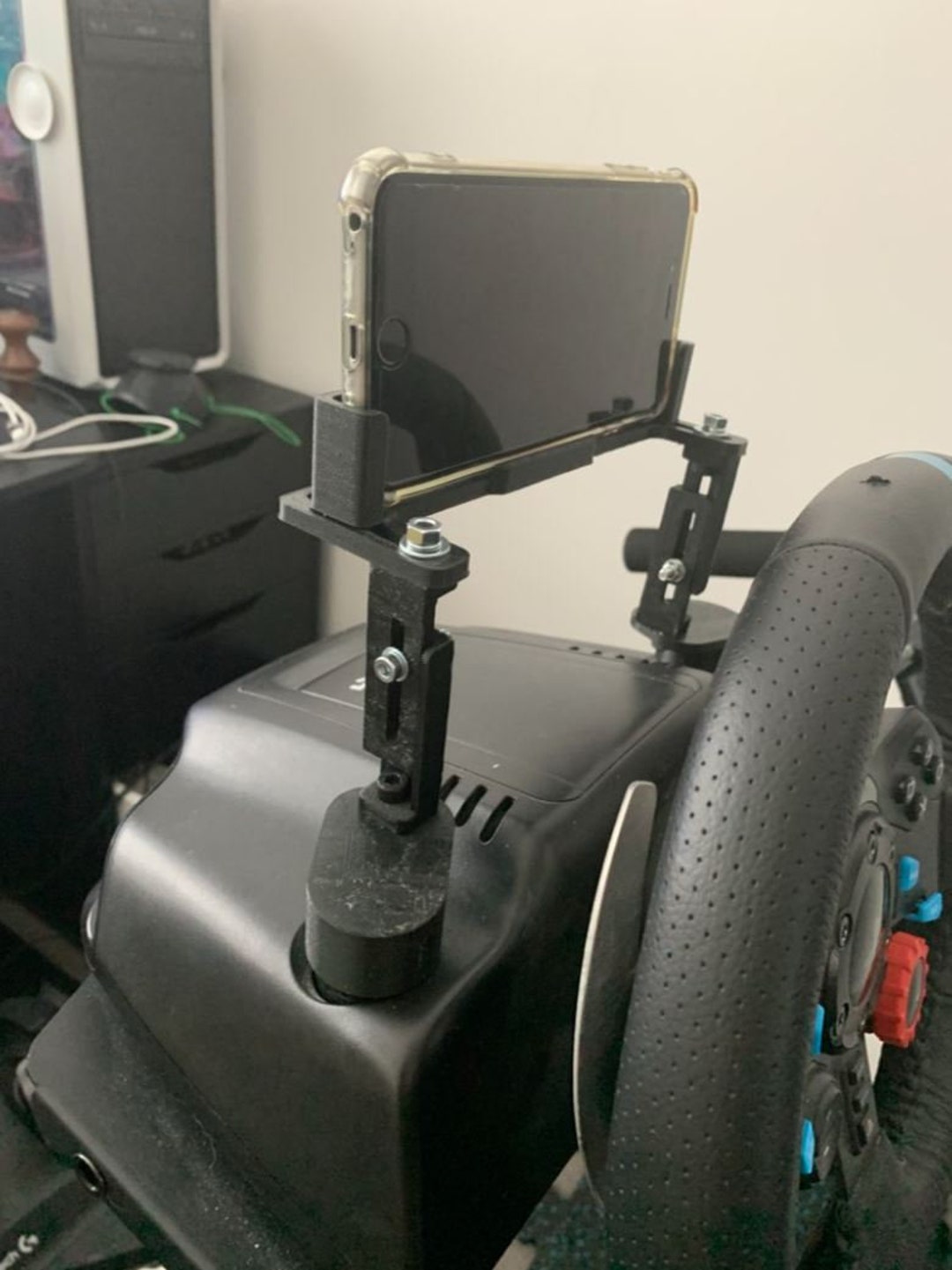 Adjustable Smartphone Support for Logitech G29, G290 and Other Wheels ...