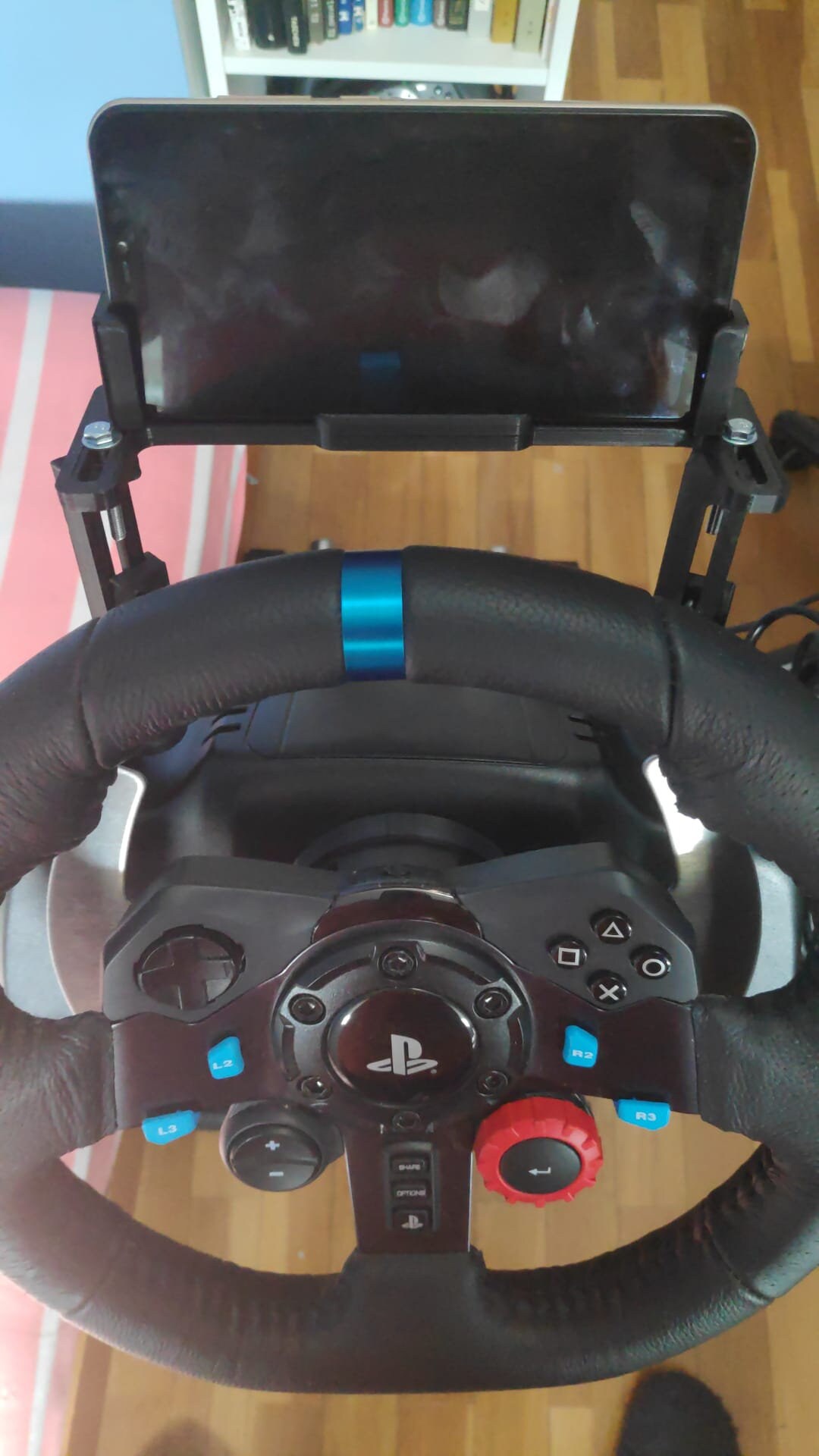 Adjustable Smartphone Support for Logitech G29, G290 and Other Wheels ...