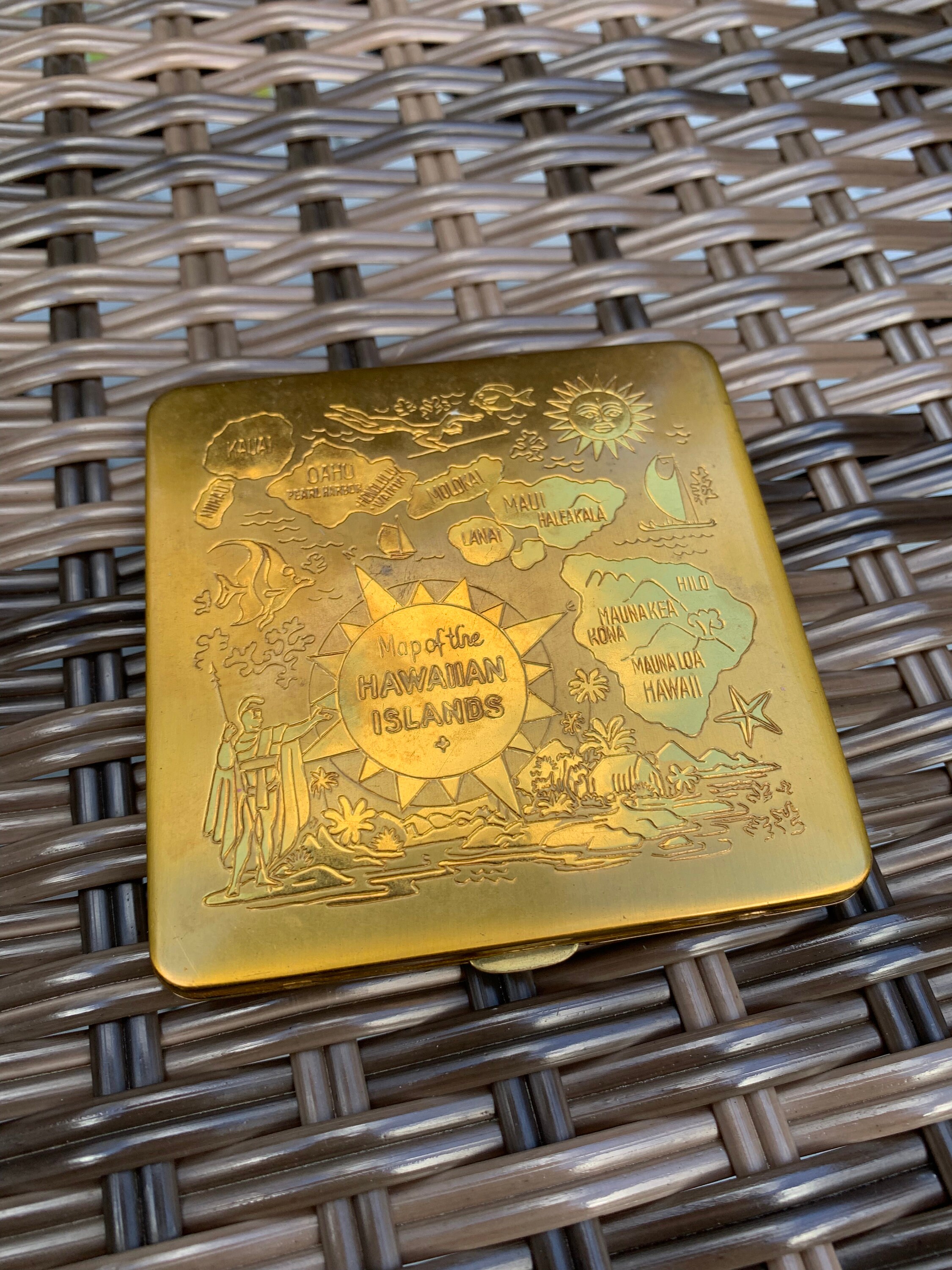 Vintage Hawaiian Islands Compact Mirror - Metal Souvenir - Etsy