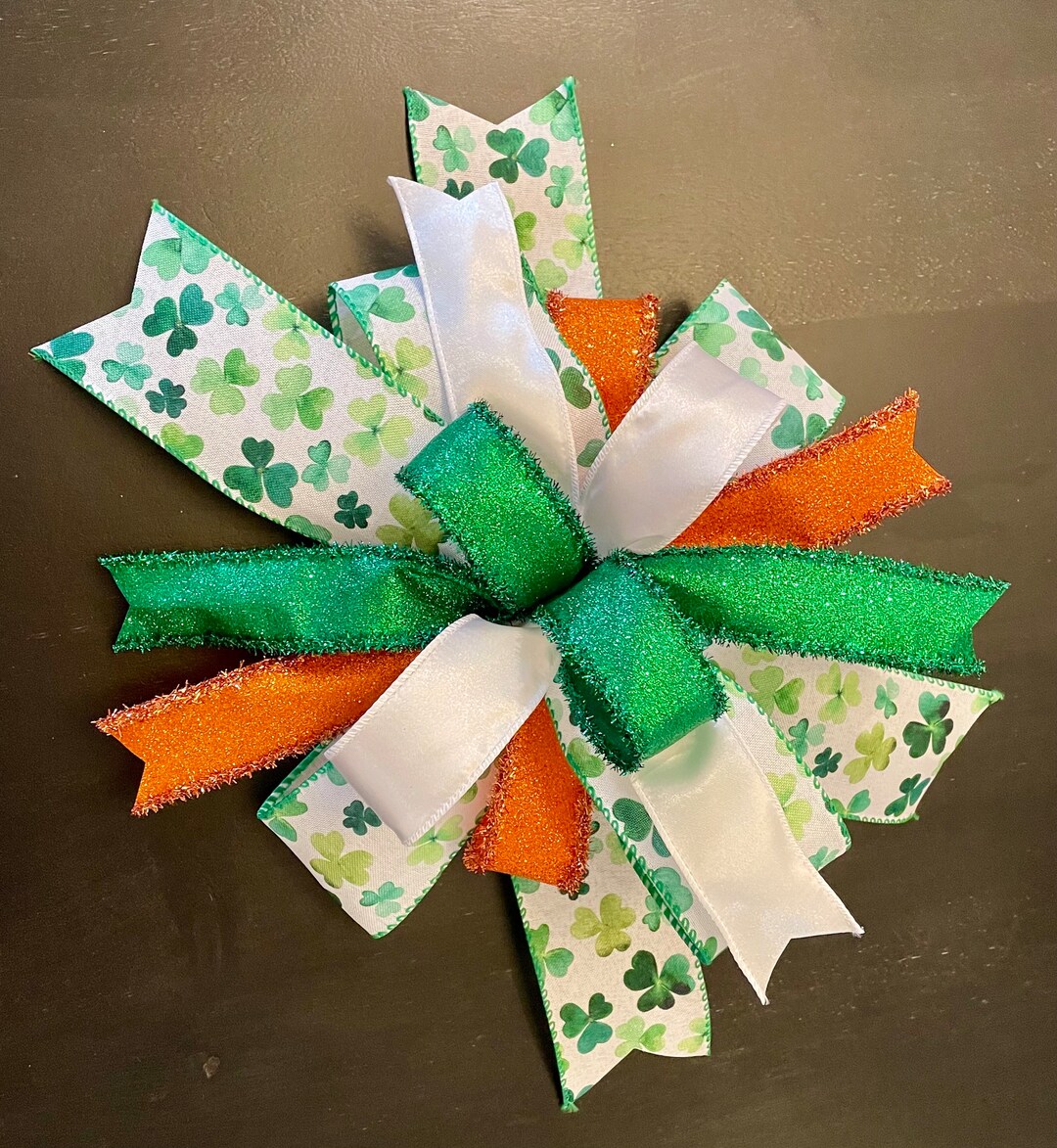 Variety of St. Patricks Day Bows Glitter Irish Colors Bow Green White ...