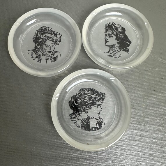 Vintage Glass Little Women Themed Faces Small Pin Tri… - Gem