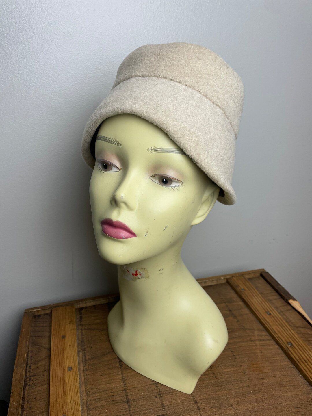 Vintage 1960s Beige Cloche Toque Mod Wool Felt Hat Winter - Etsy