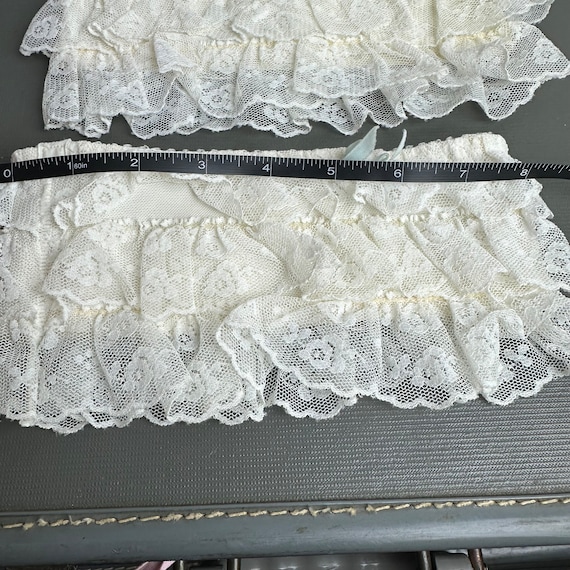 Vintage 1970s White Lace Bridal Leg Garter Set Blue B… - Gem