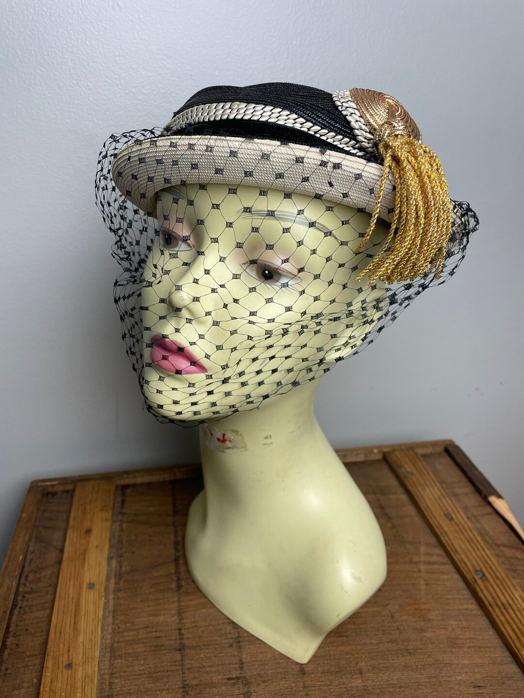 Vintage 1950s Black White Pillbox Toque Hat With Netting Veil - Etsy