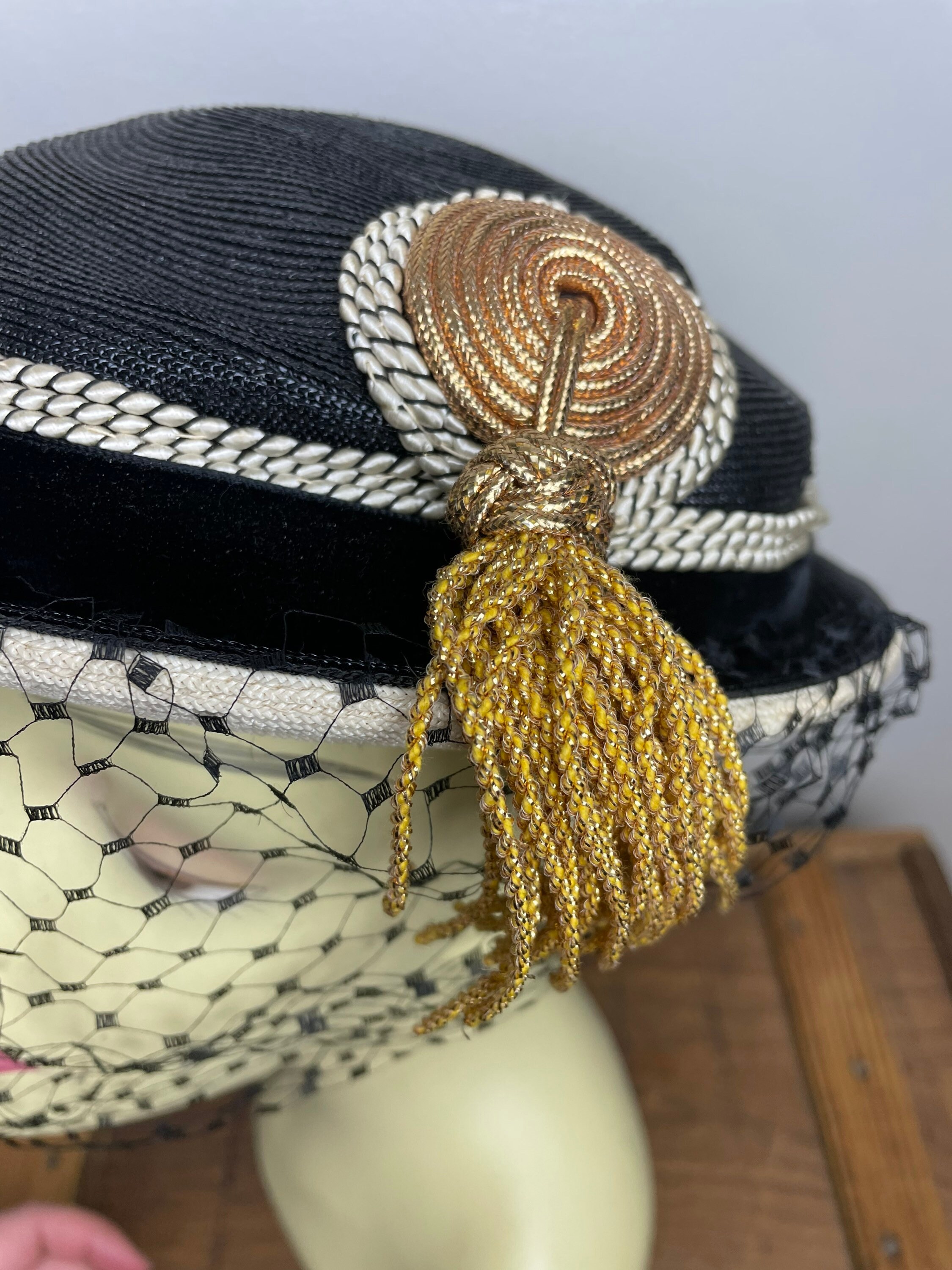 Vintage 1950s Black White Pillbox Toque Hat With Netting Veil - Etsy