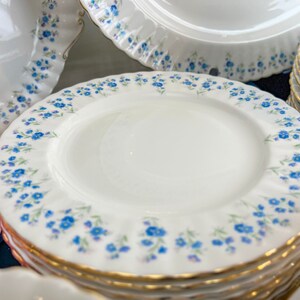 Vintage Royal Albert Memory Lane 20 Piece Dinnerware Set, 5 Place ...