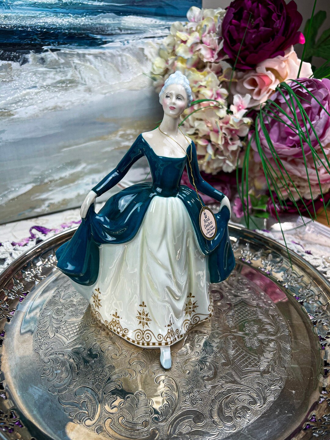 1974 Vintage MINT Condition Royal Doulton Figurine Regal Lady HN 2709 ...