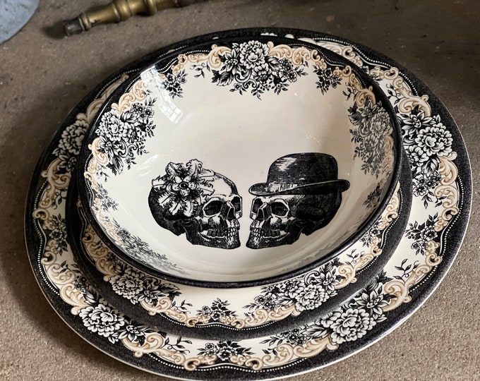 Halloween Nights Gothic Plate Set Autumn Dinnerware Elegant Halloween ...