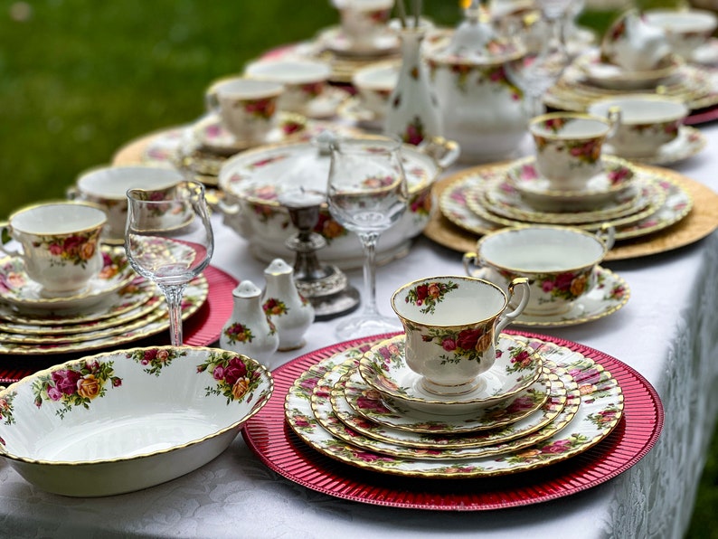 Vintage 1962 Old Country Roses 20 Piece Dinnerware Set for 4 People and ...