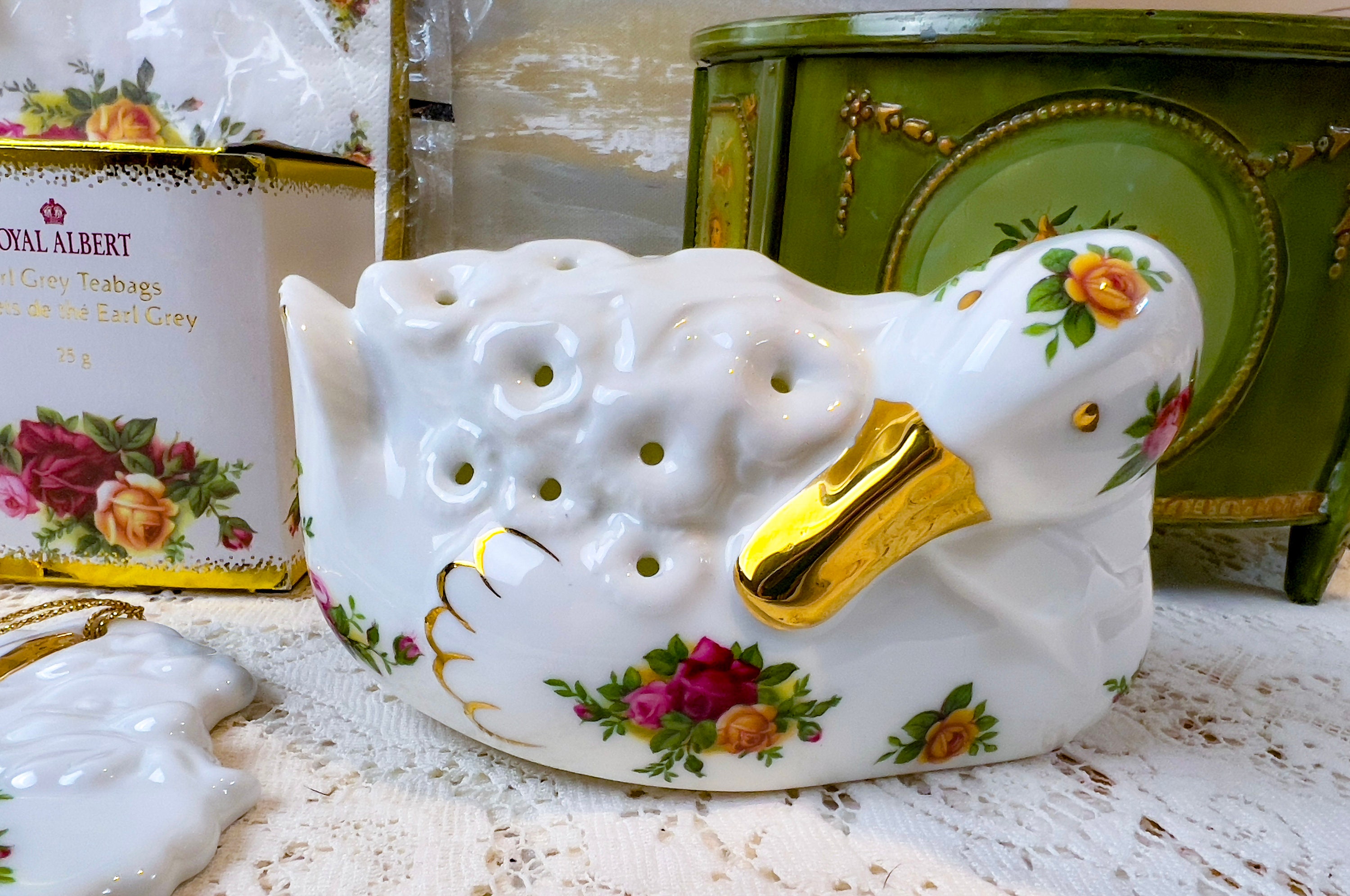 Very Desirable Vintage Royal Albert Old Country Roses Accessories ...