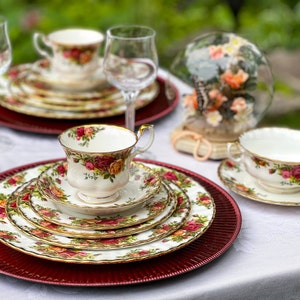 Vintage 1962 Old Country Roses 20 Piece Dinnerware Set for 4 People and ...