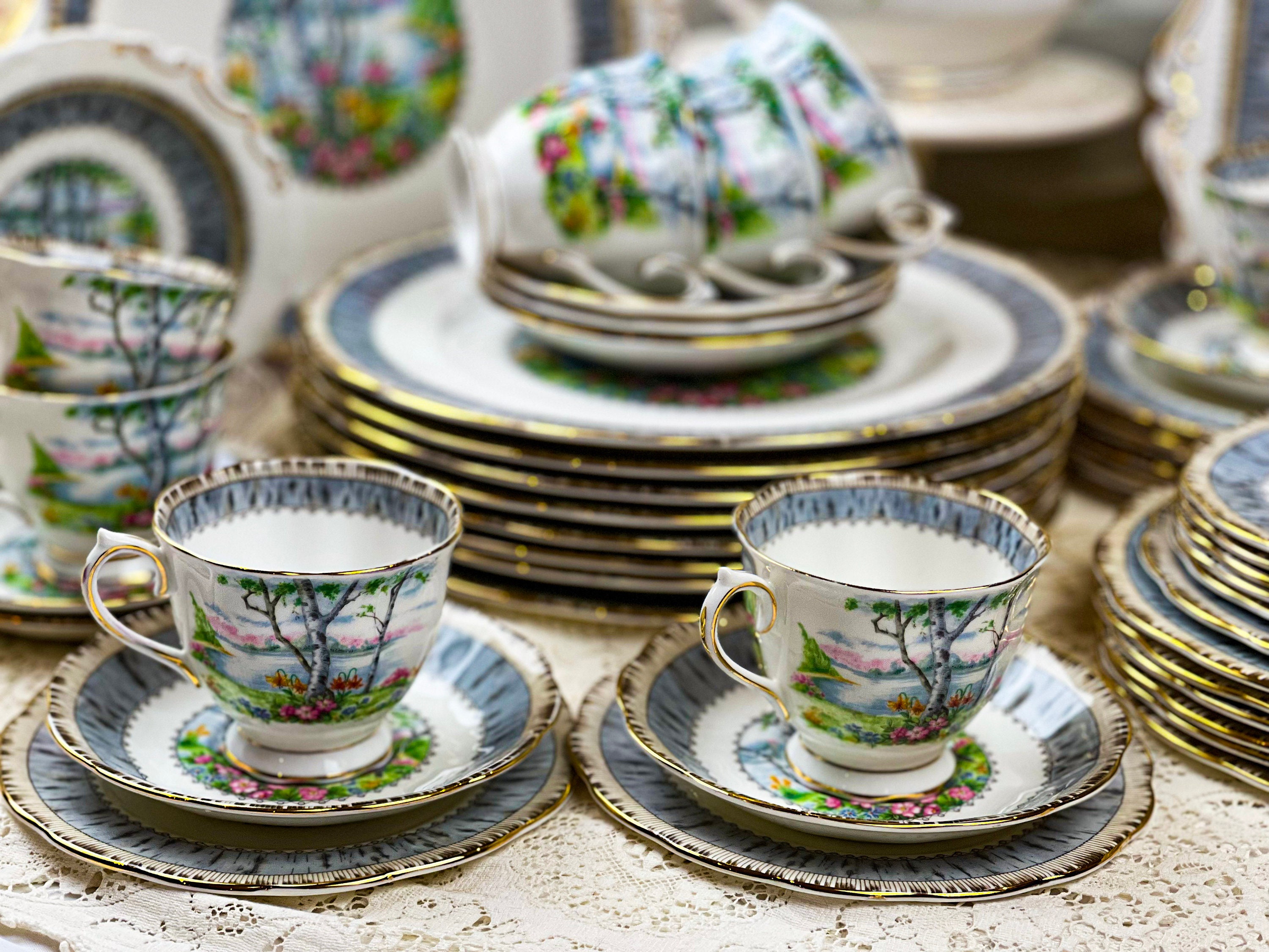 Immaculate Full Dinner for 8 Vintage Royal Albert Silver Immaculate Full Dinner for 8 Vintage Royal Albert Silver