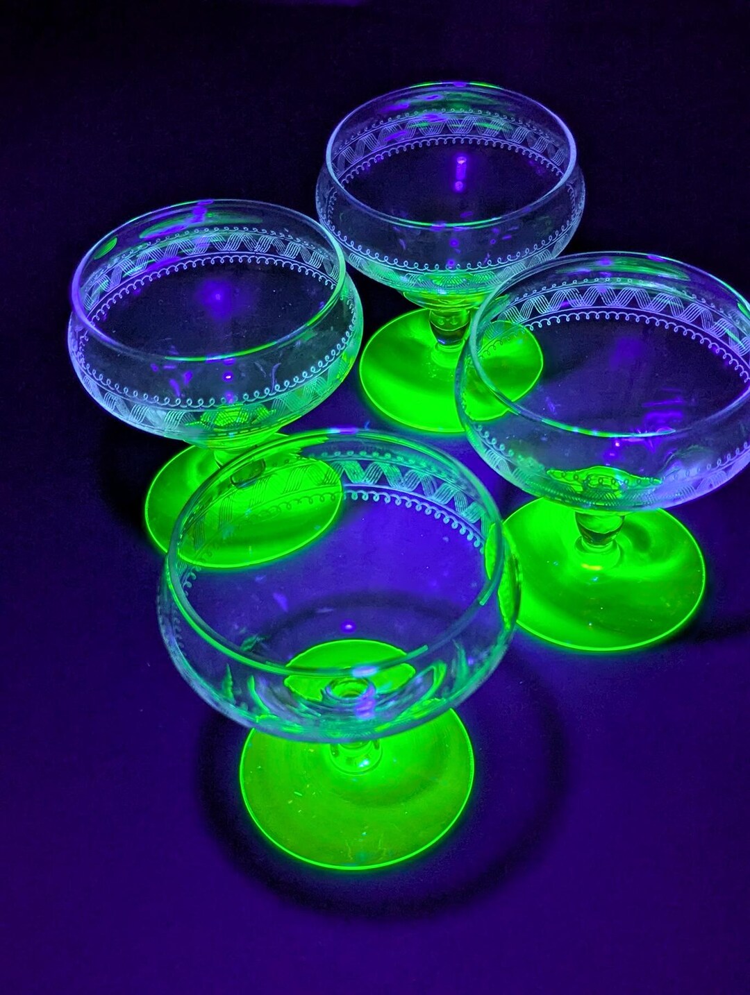 Vintage Beautiful Set of 4 Uranium Base Needle Etched Glassware - V3921 ...