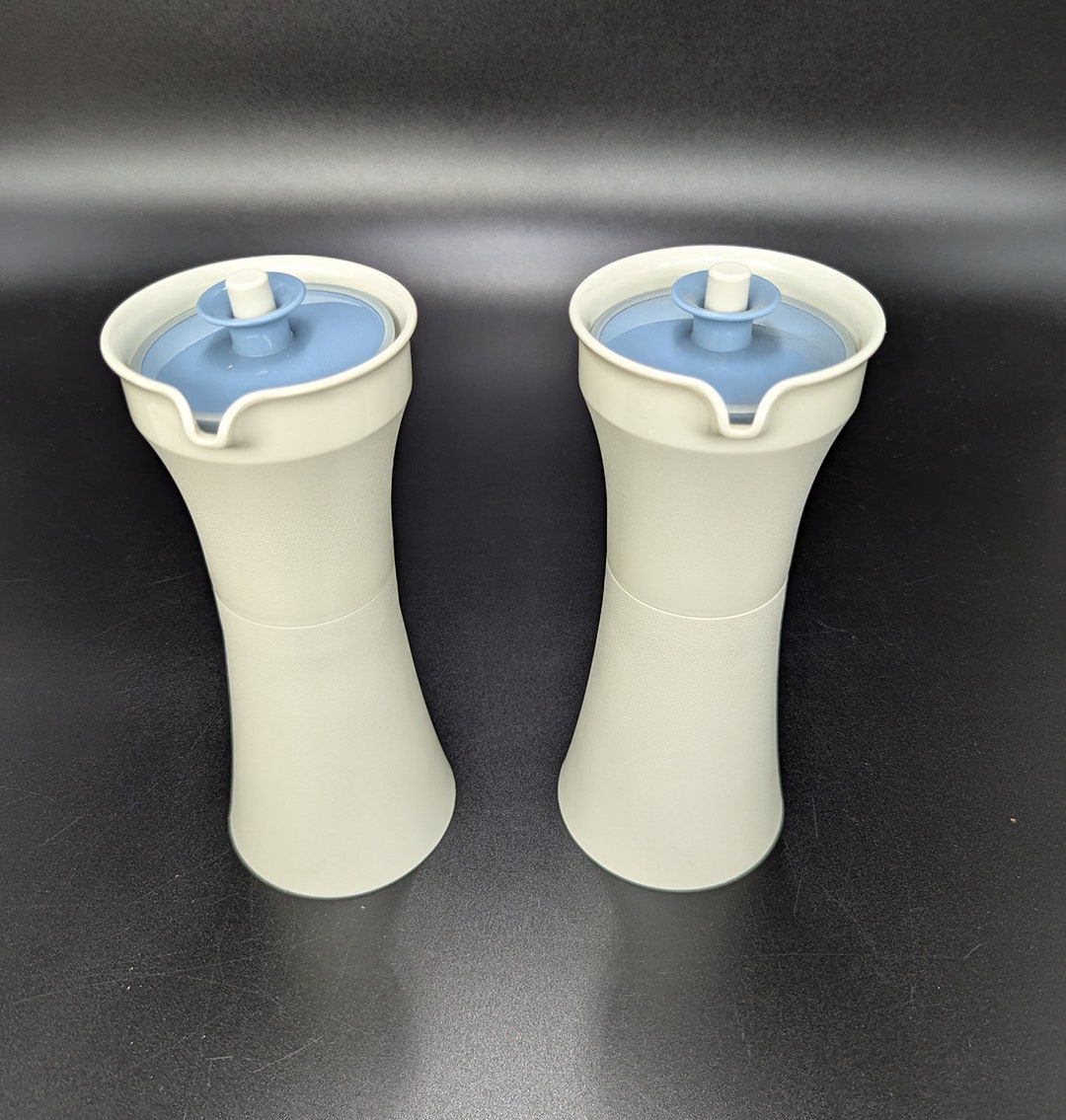Tupperware SET OF 2 Oil and Vinegar Pour Spout Dispensers With Push ...