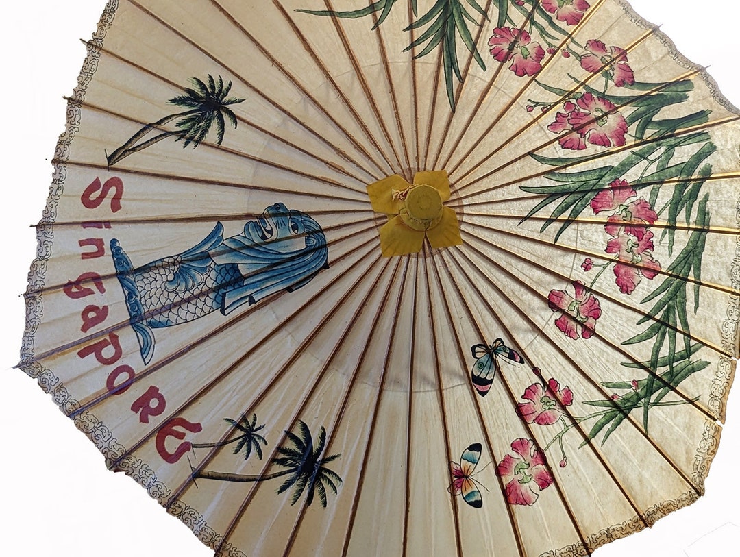 Vintage Beautiful Full Size Asian Lacquered Bamboo and Rice Paper ...
