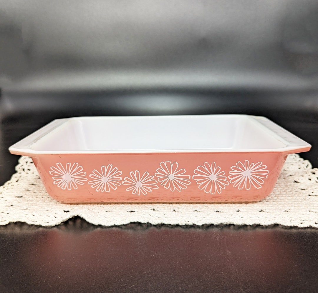 Vintage 1950s-1960s Very Rare Beautiful PYREX PINK DAISY Casserole ...