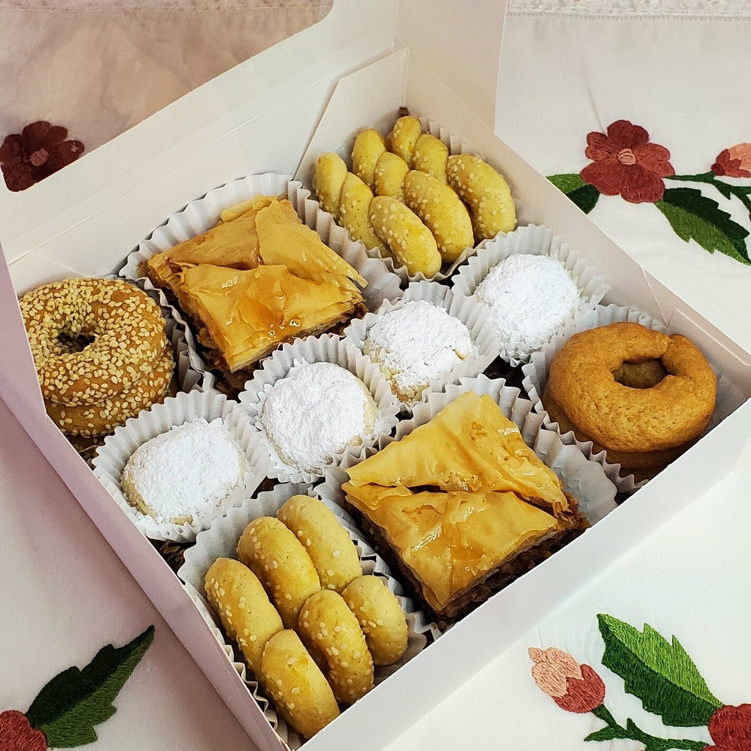 1 Lbs 5 Oz Greek Novelty Dessert Assortment Koulourakia Kourabiedes ...