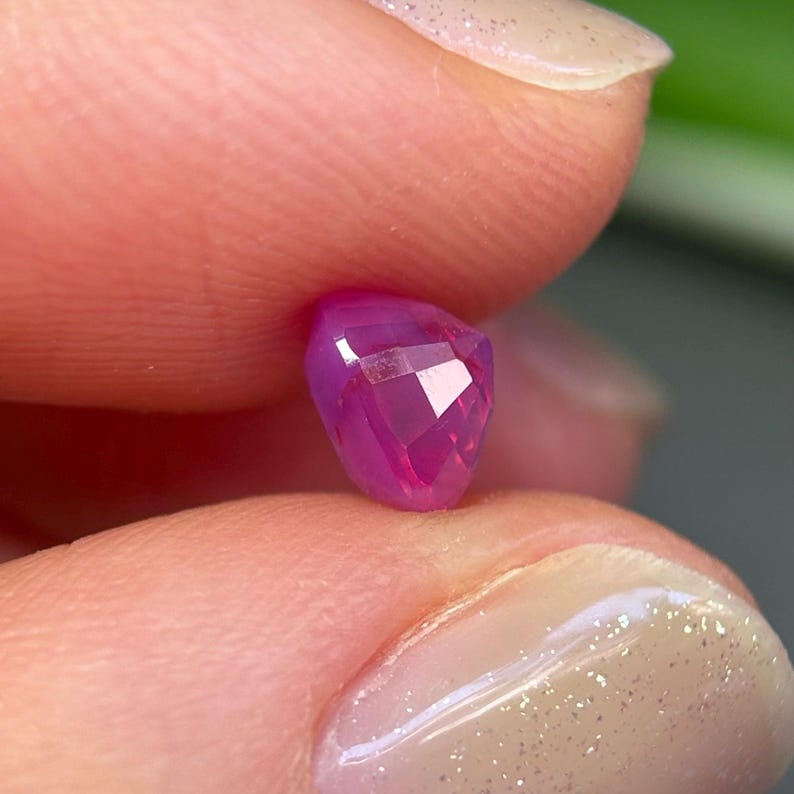 1.04ct Natural Ruby Vietnam, Oval Shape, Unheat, Untreatment Ruby Luc ...