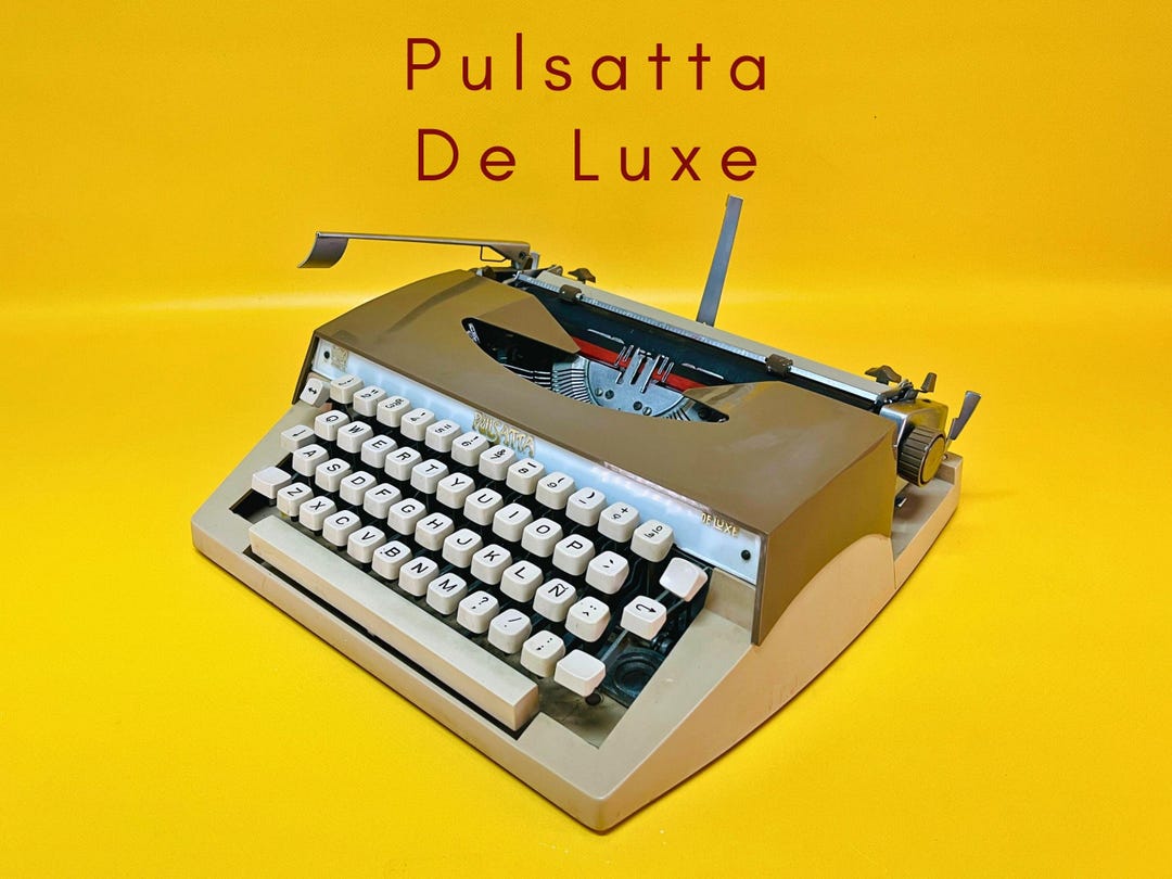 Working Typewriter Pulsatta De Luxe Beige Typewriter With Case Retro ...