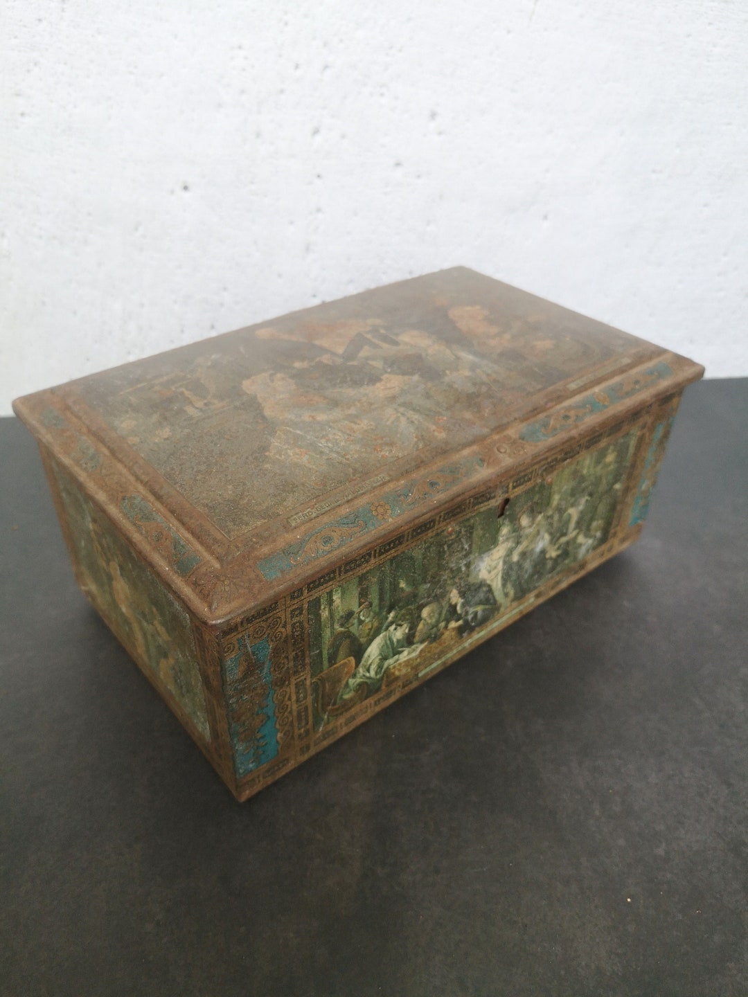 Stunning Large Tin Box, Vintage 19th Century, With Hinged Lid and Lock ...