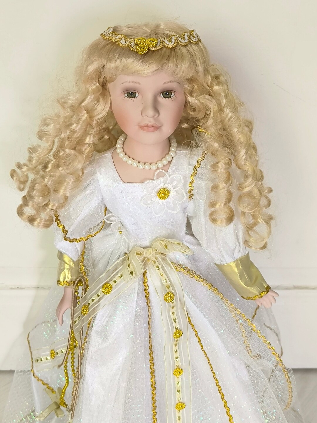 Vintage Porcelain Doll Princess/queen, Vintage Doll Collection ...