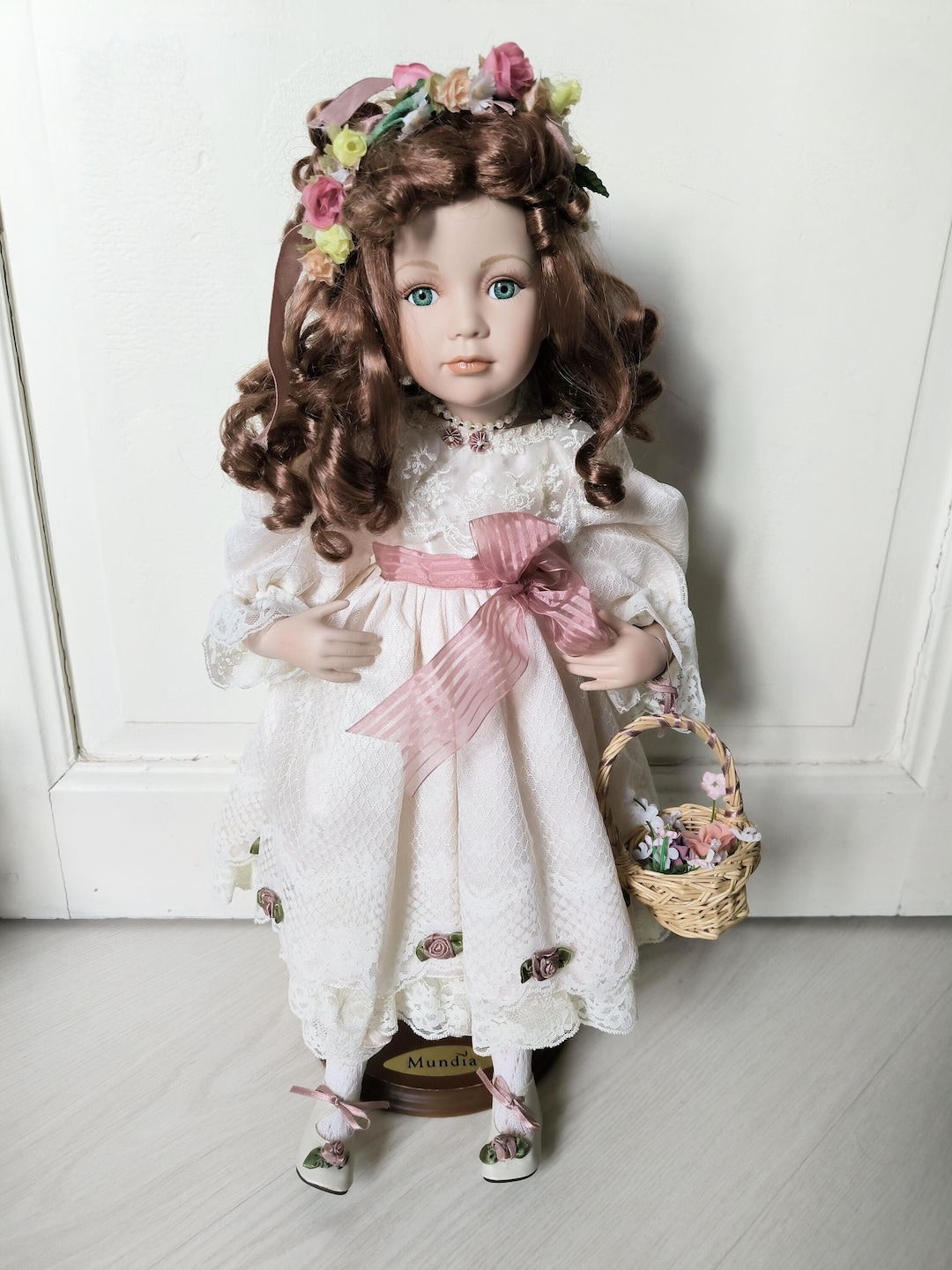 Vintage Porcelain Doll Mundia 90s, Stunning Portrait Doll, Collectible Doll, Lifelike Face, Rare ...